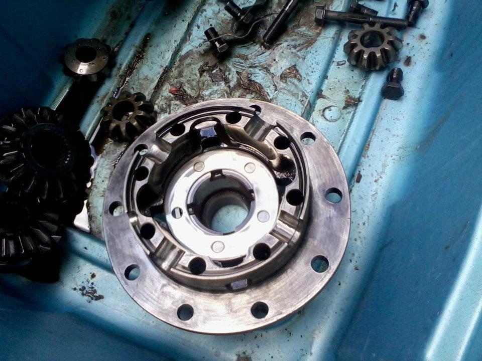 Rear Aussie Locker in 93 Toyota 4Runner | Vancouver Island Off Road