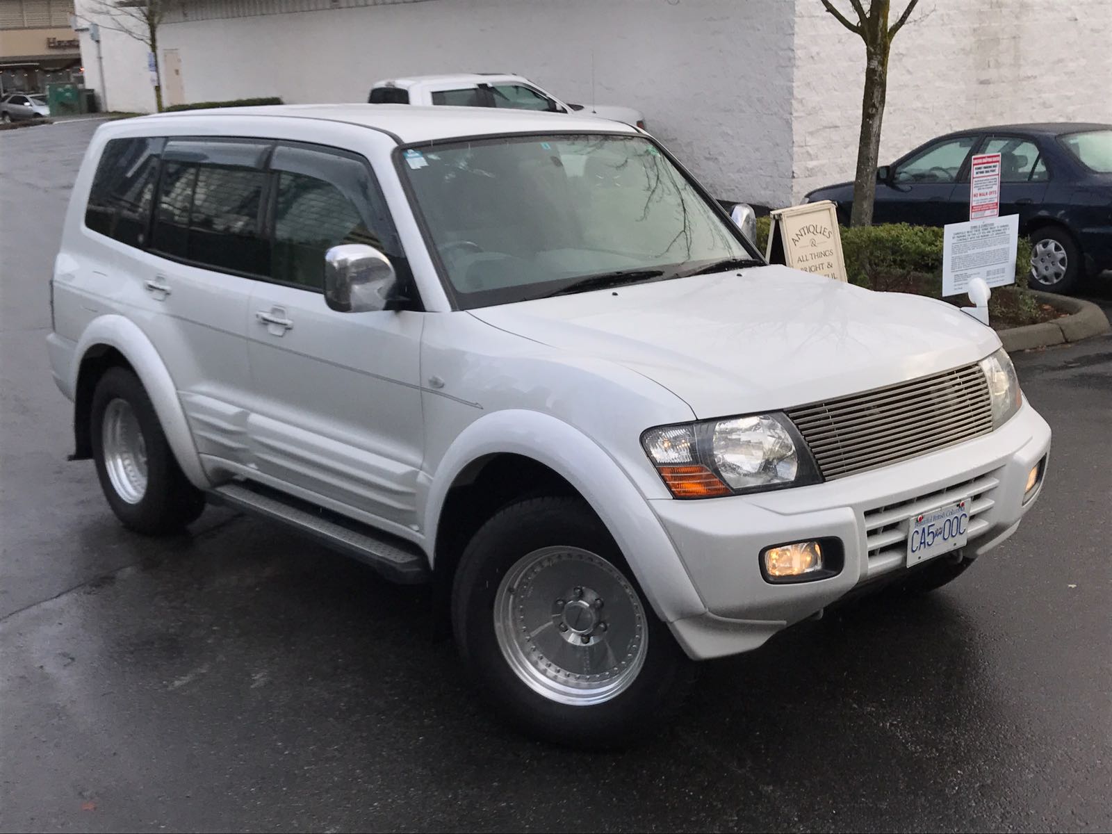 2001 Mitsubishi Pajero - Super Select 4WD - 7 Passenger - 76KMs ...